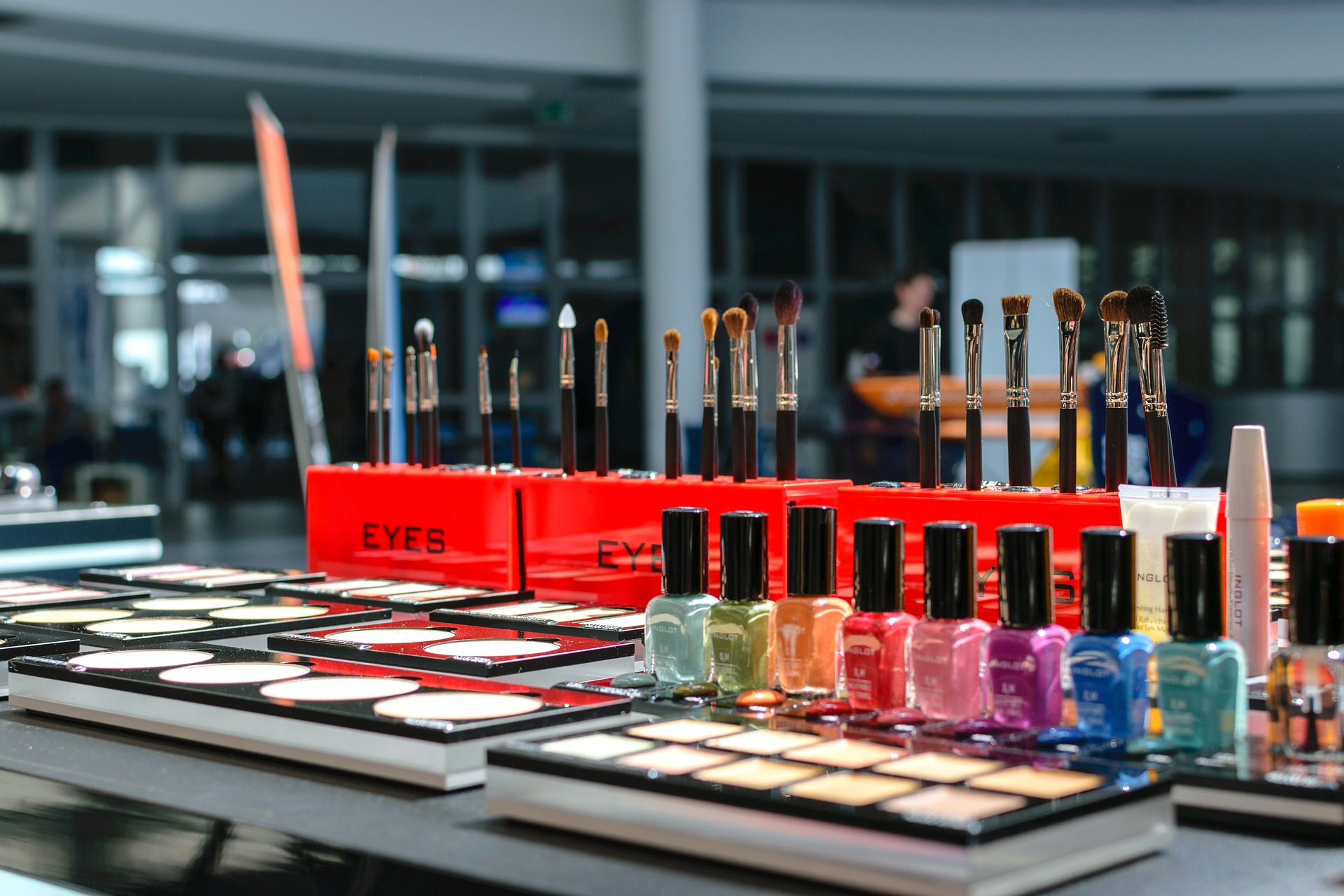 Buying foundation makeup online? Read these tips first to find your ...